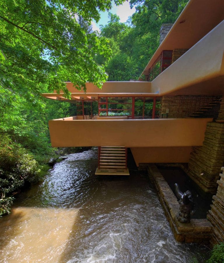 La casa de la cascada del arquitecto Frank Lloyd Wright
